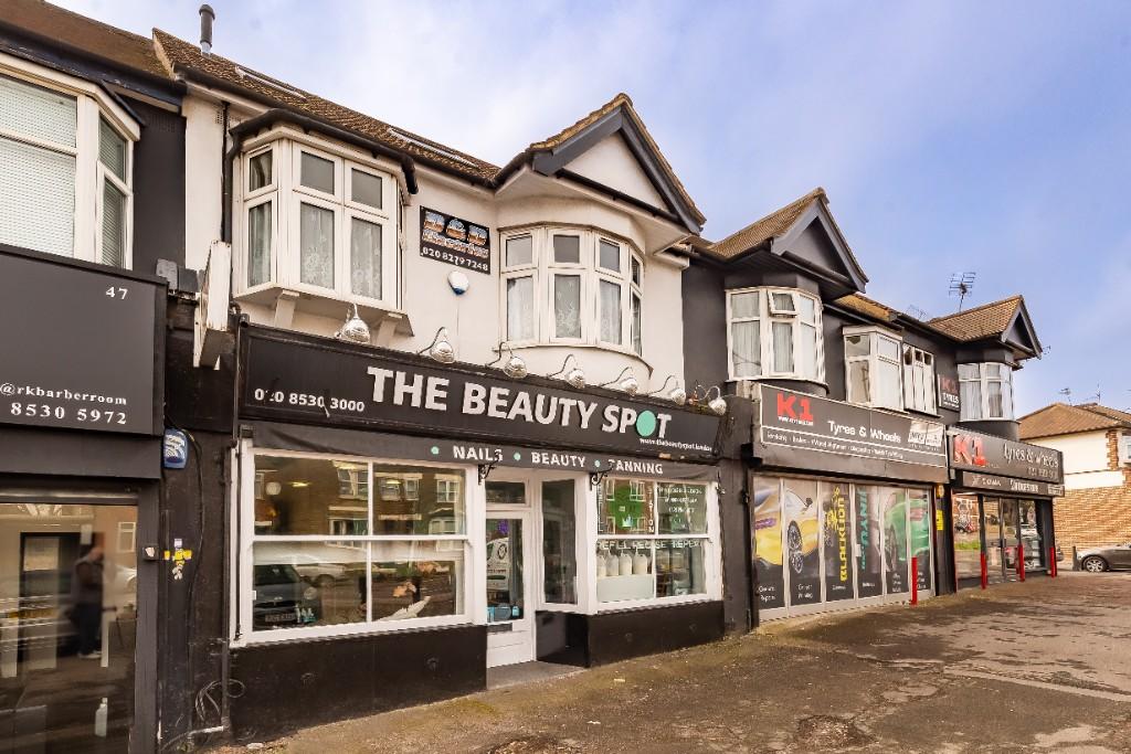 2 bedroom apartment for sale in Chigwell Road, London, E18