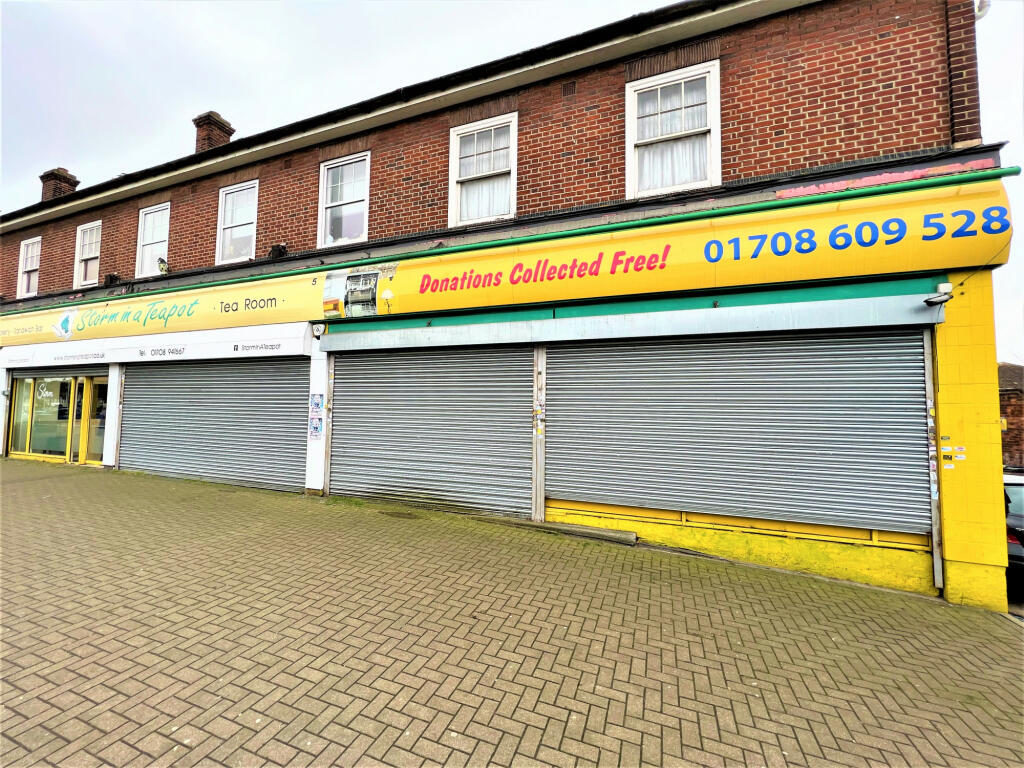 Shop to lease in Triple fronted shop (may split), RM5 3NP, RM5