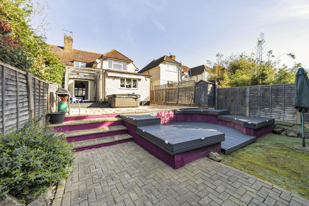 4 bedroom semi-detached house for sale in Northumberland Way, Erith ...