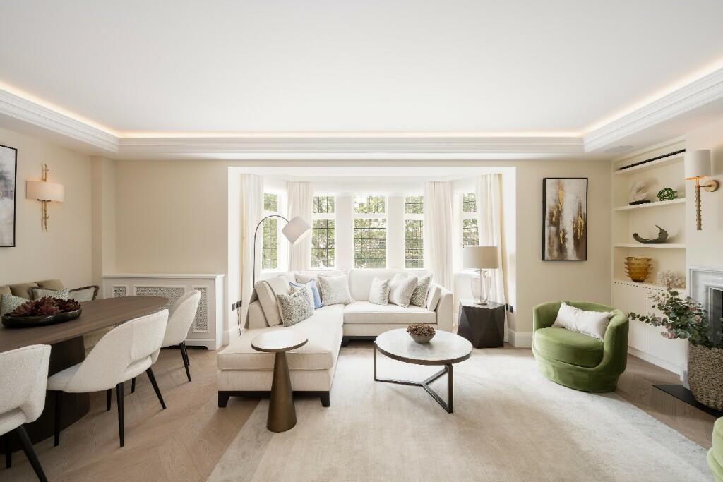 2 bedroom flat for sale in Upper Brook Street, London, W1K