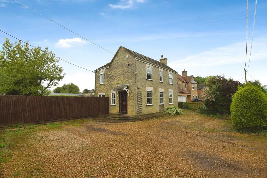 3 bedroom detached house for sale in Station Road, Wisbech St Mary ...