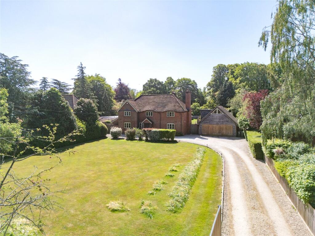 6 bedroom detached house for sale in Shepherds Lane, Hurley, Berkshire, SL6