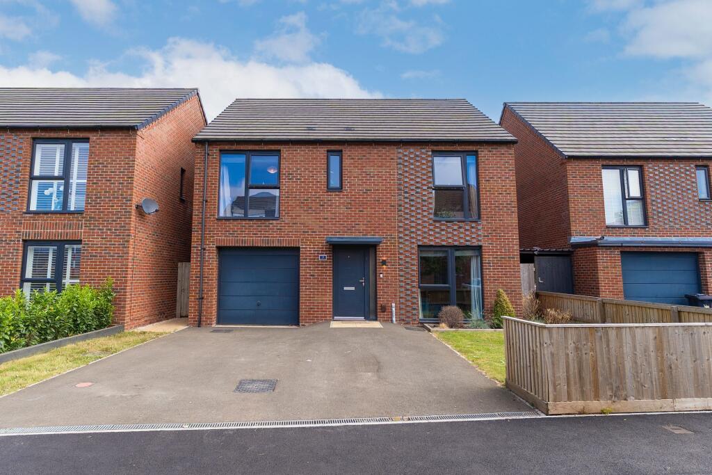 4 bedroom detached house for sale in Kings Wall Drive, Newport, NP19