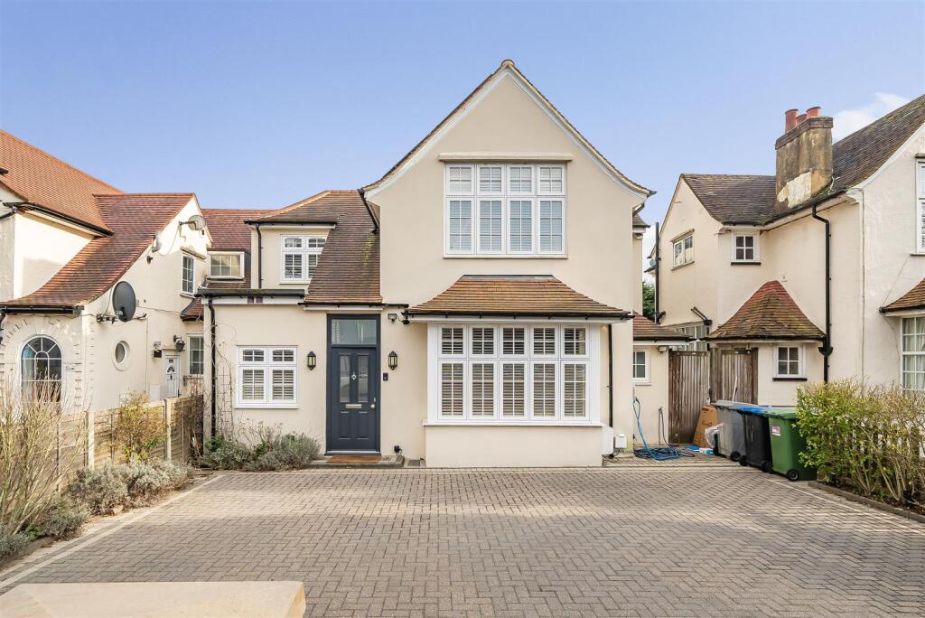 4 bedroom detached house for rent in Wembley Park, HA9