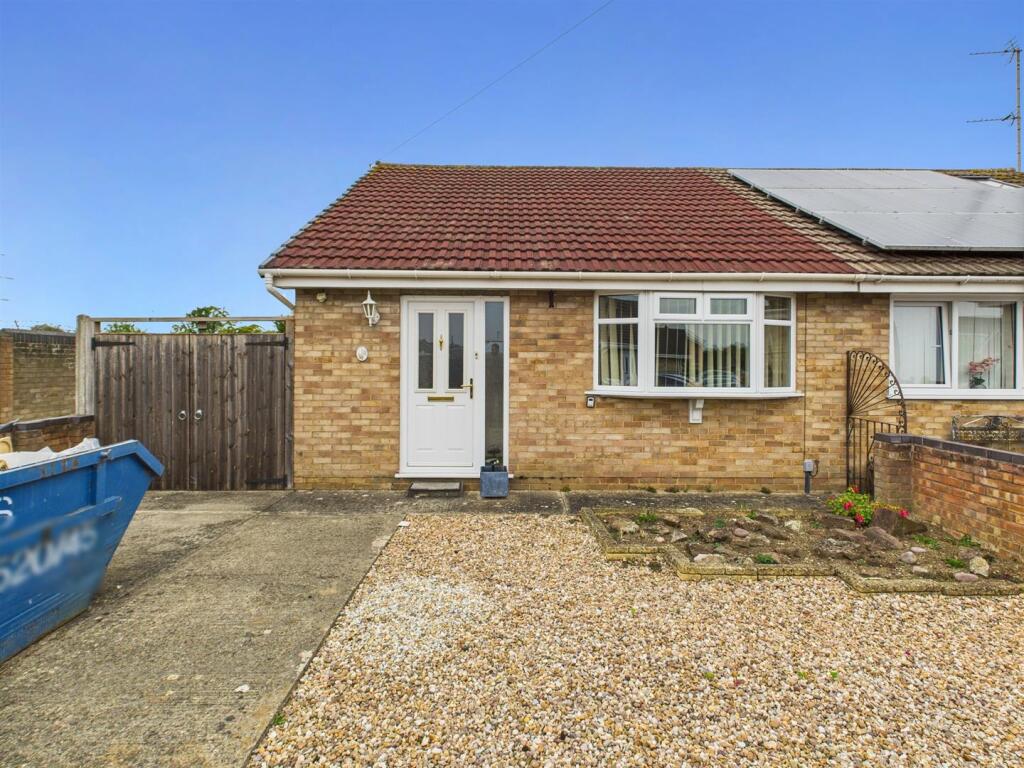 2 bedroom semi-detached bungalow for sale in Durand Close, Longlevens ...