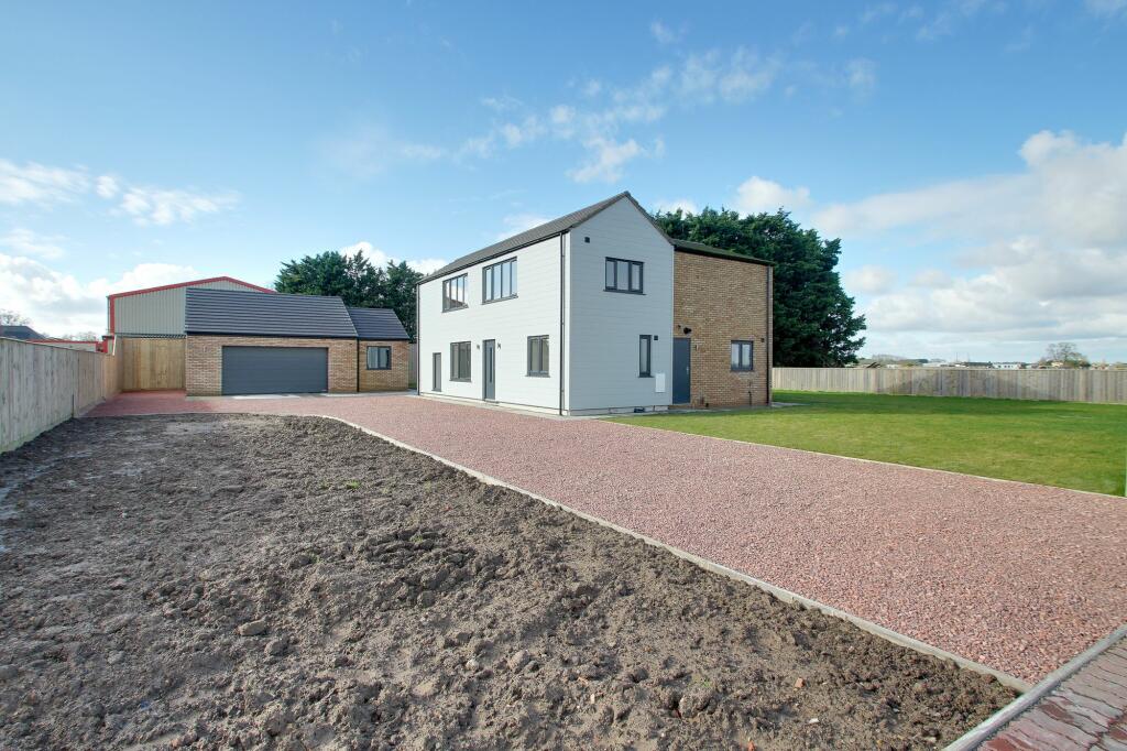 3 Bedroom Detached House For Sale In Scotts Field Way Hall Road