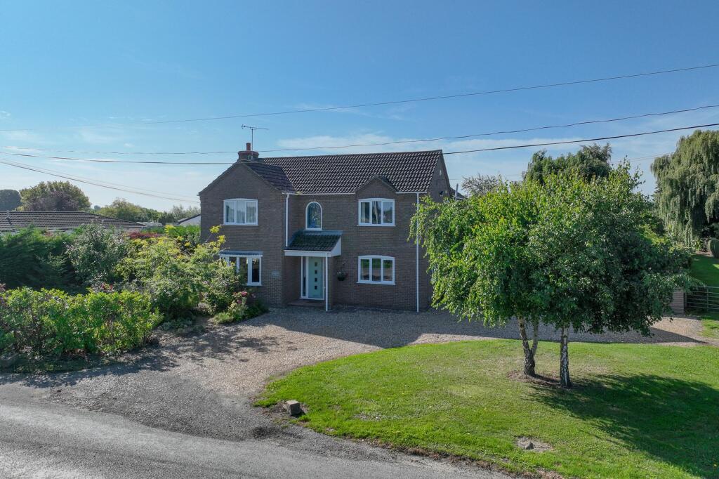 4 bedroom detached house for sale in Small Lode, Upwell, PE14