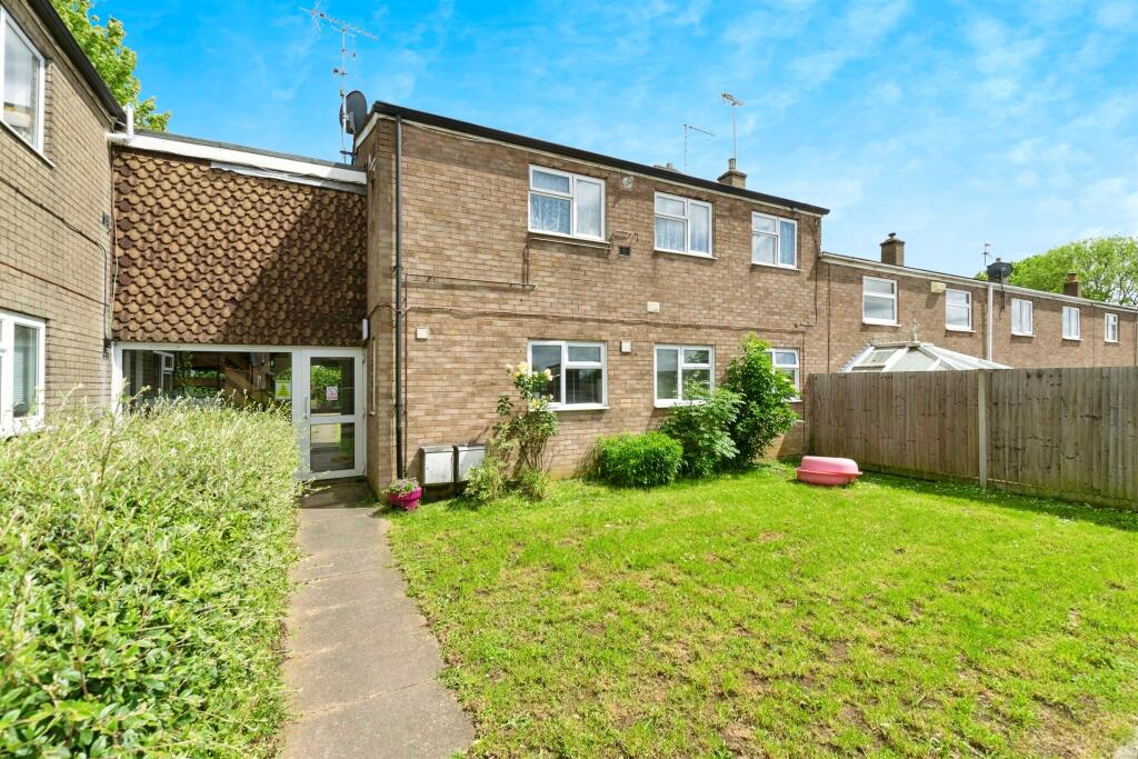 2 bedroom ground floor flat for sale in Grace Way, Stevenage, SG1