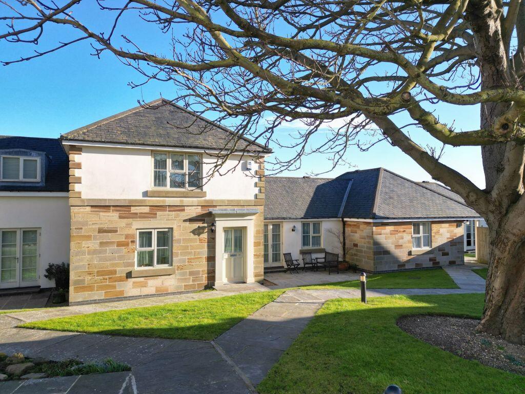 3 bedroom mews property for sale in 15 Manor Close, Whitby, YO21