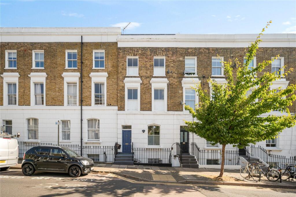 3 bedroom apartment for sale in Packington Street, Islington, London, N1