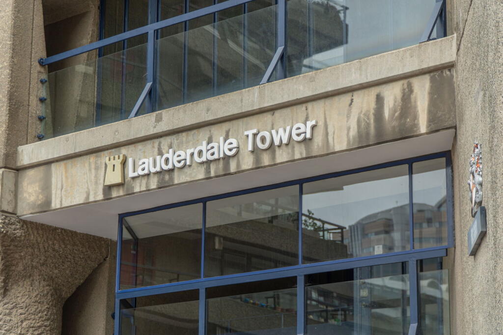 3 bedroom apartment for sale in Barbican, London, EC2Y 8BY, EC2Y