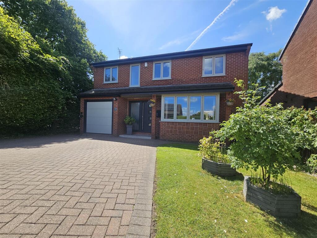 4 bedroom detached house for sale in Ribble Drive, Biddulph ...