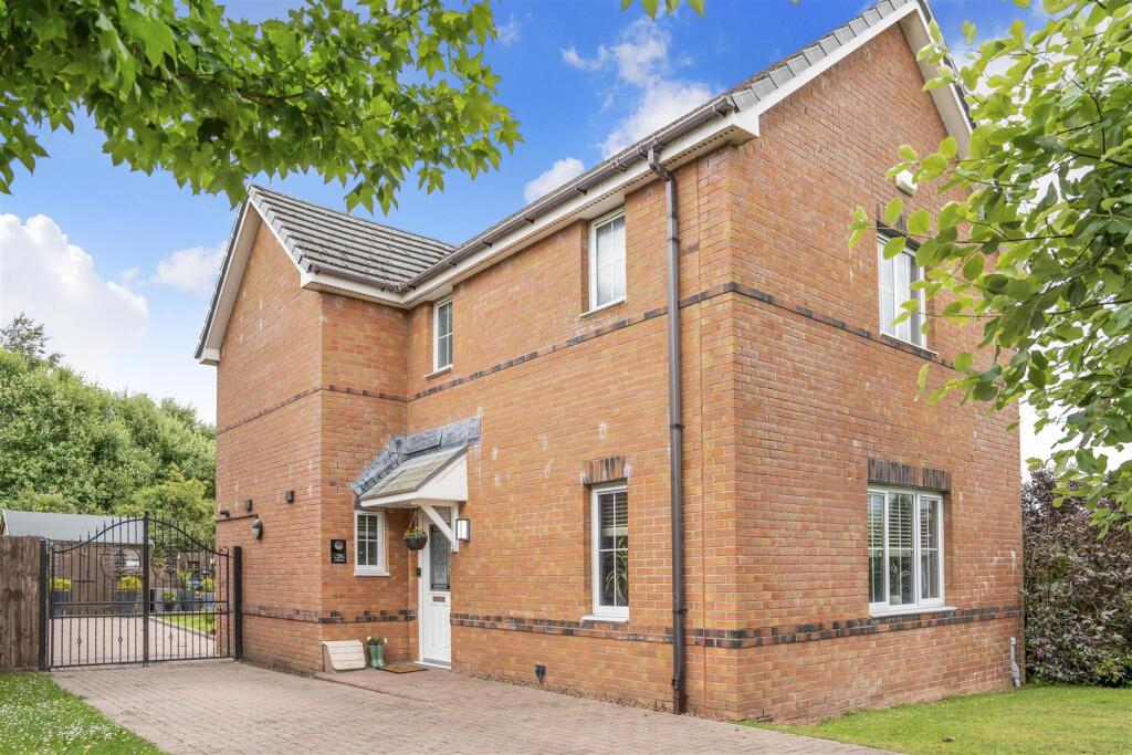 3 bedroom detached house for sale in Rodger Way, Cleland, Motherwell, ML1