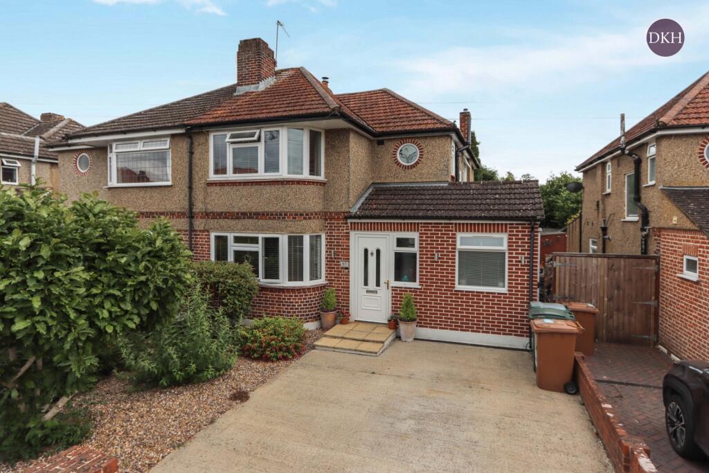 4 bedroom semi-detached house for sale in Winton Drive, Croxley Green, WD3
