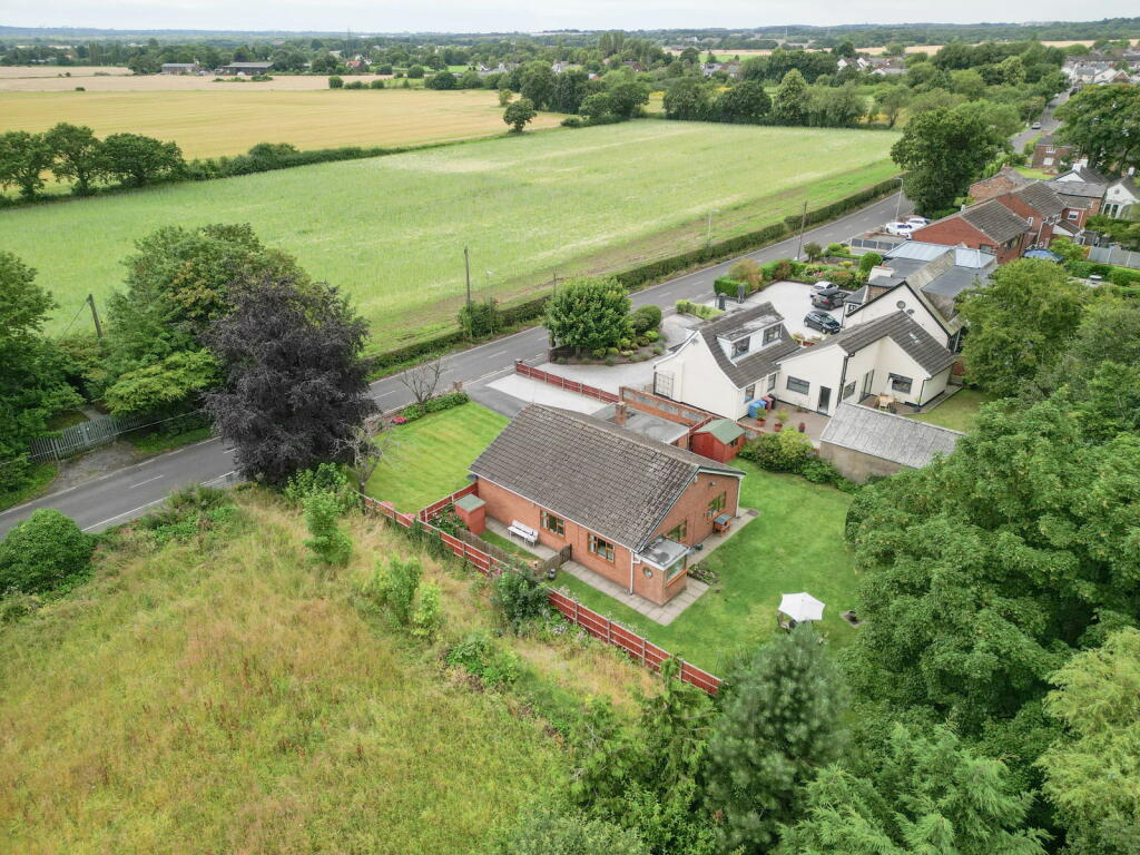3 bedroom detached bungalow for sale in Chapel Lane, Cronton, Widnes ...