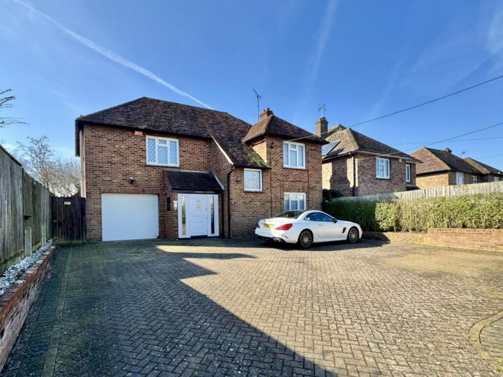 4 bedroom detached house for sale in Bower Road, Ashford, TN25 6, TN25