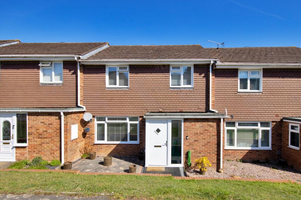 3 bedroom terraced house for sale in Caxton Close, Hartley, Longfield ...
