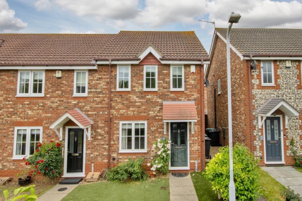 2 bedroom end of terrace house for sale in Foxberry Walk, Northfleet, Gravesend, Kent, DA11