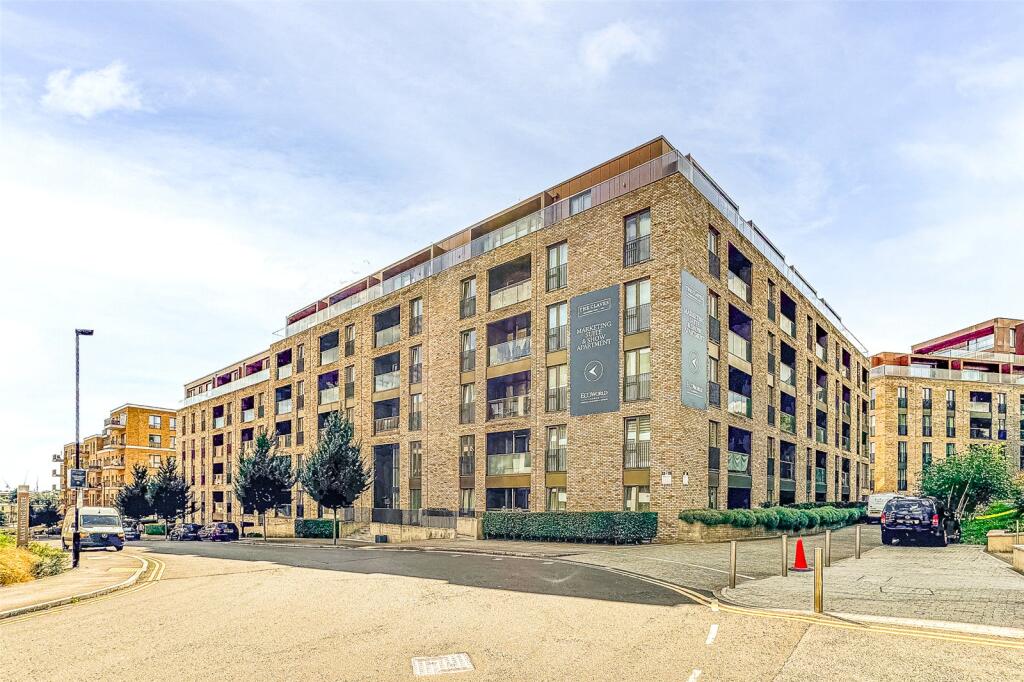 2 bedroom apartment for sale in Royal Engineers Way, Mill Hill, NW7