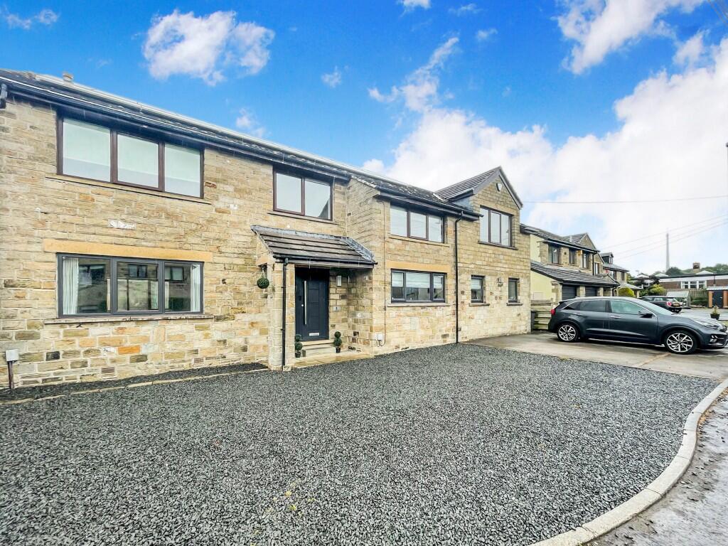 6 bedroom detached house for sale in Gregory Drive, Highburton HD8