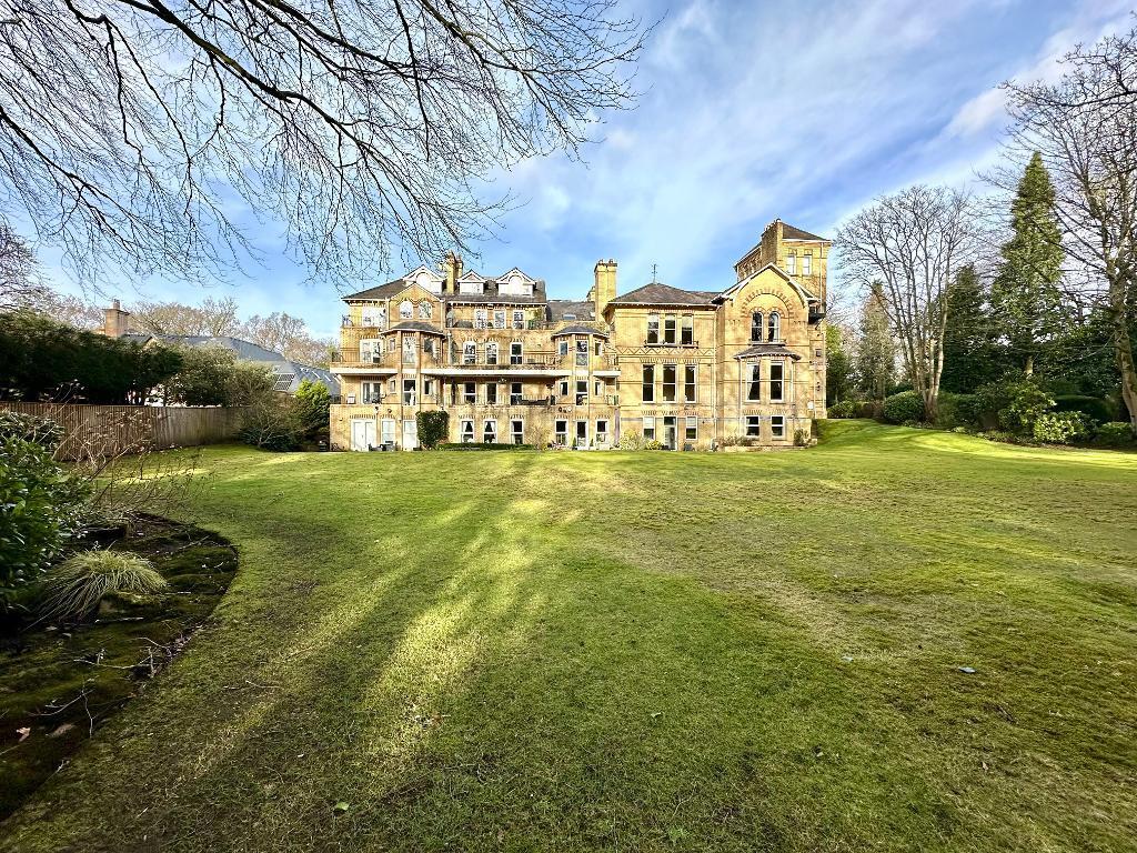 2 bedroom apartment for sale in Devisdale Road, Bowdon, WA14 2AT, WA14