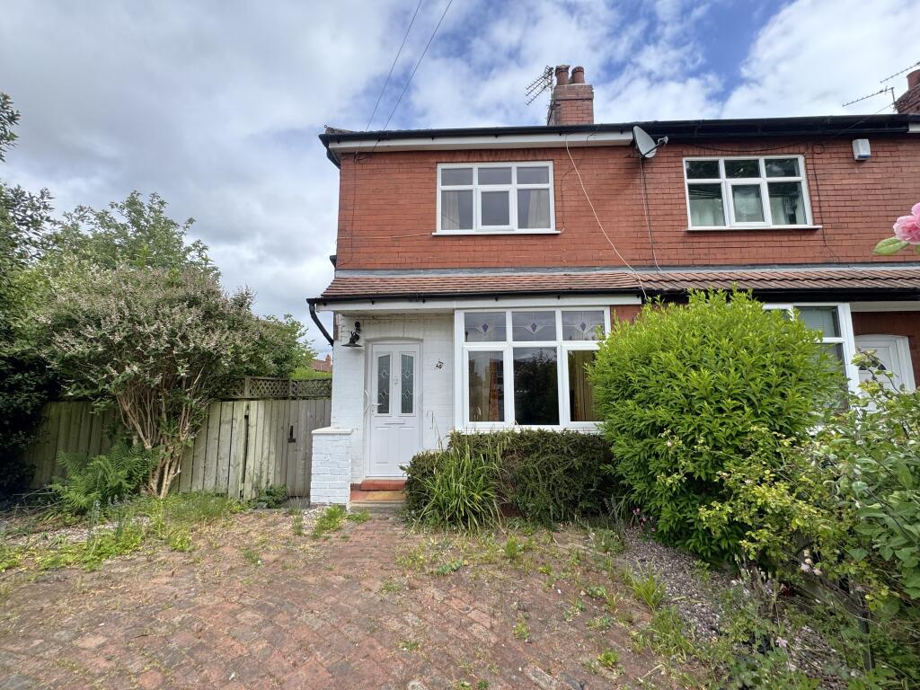2 bedroom end of terrace house for sale in Newark Road, South Reddish, SK5