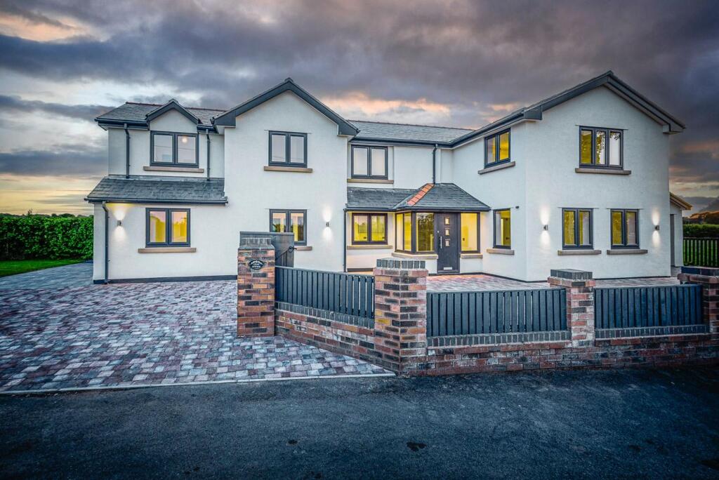 4 bedroom detached house for sale in Stringers Lane, Rossett, LL12