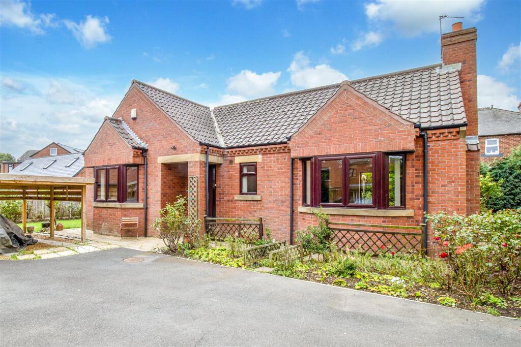 2 bedroom detached bungalow for sale in Calderstone Court, Middlestown ...