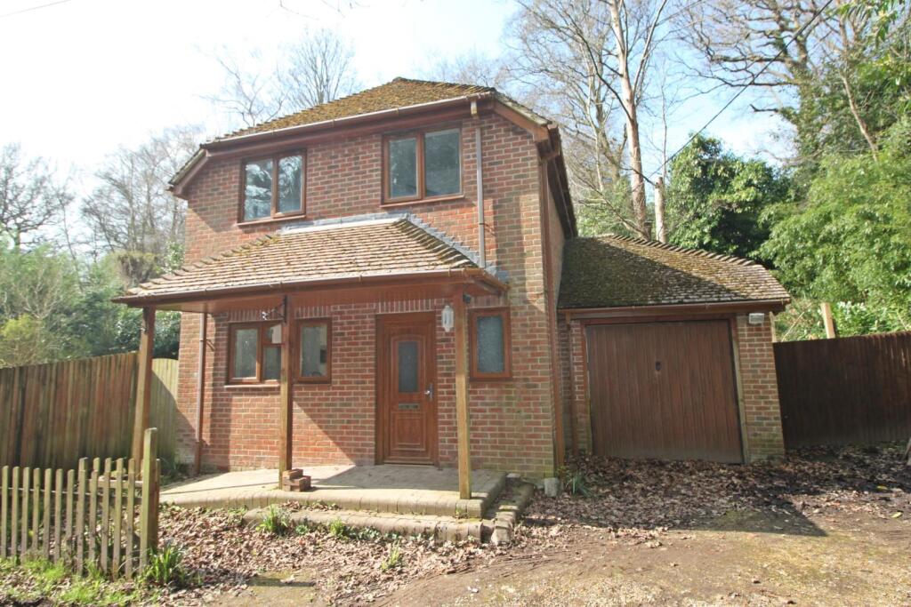4 bedroom detached house for sale in Gashouse Hill, Netley Abbey ...