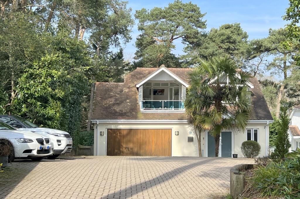 5 bedroom chalet for sale in Pinewood Road, St. Ives, BH24