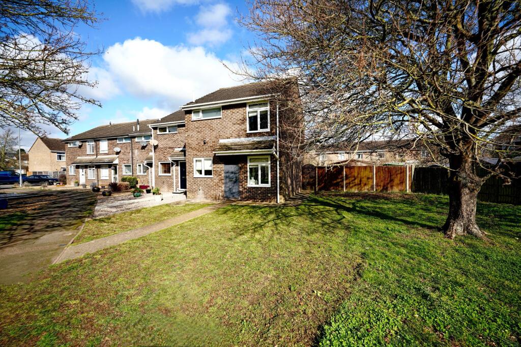 3 bedroom end of terrace house for sale in Arnhem Close, Eaton Ford, St ...
