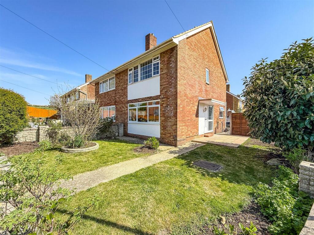 3 bedroom semi-detached house for sale in Winnham Drive, Fareham, PO16