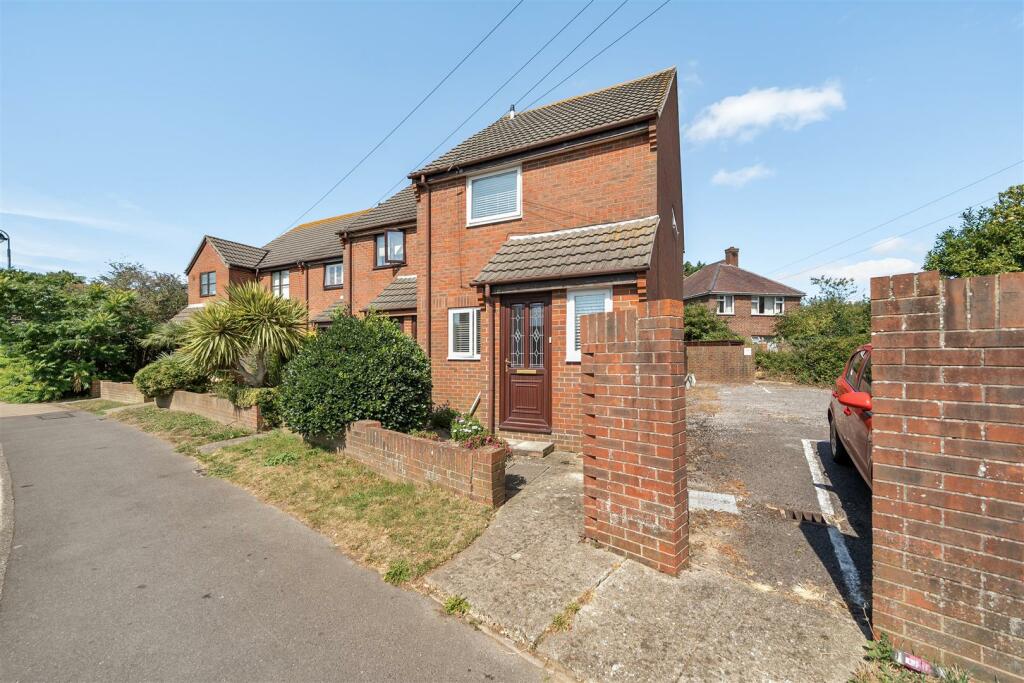 Free property report 12, Station Road, Hayling Island, PO11 0EG - Chimnie