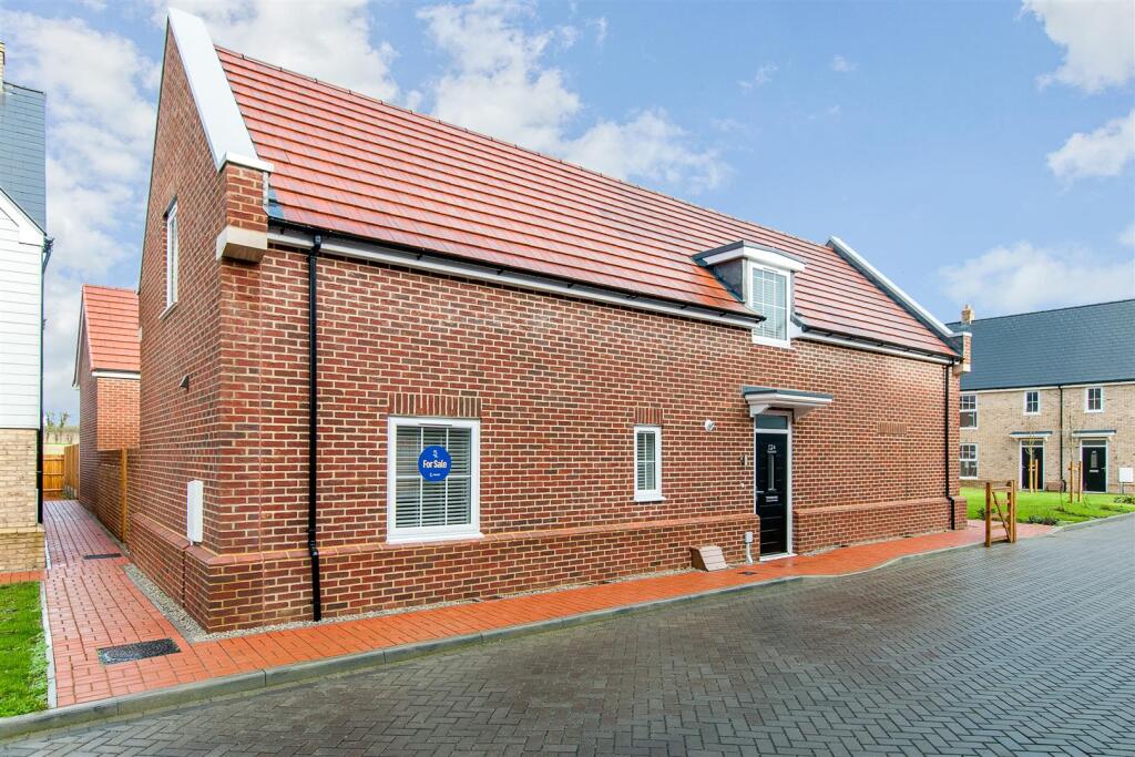 4 bedroom detached house for sale in Monkton Road, Minster, Ramsgate, CT12