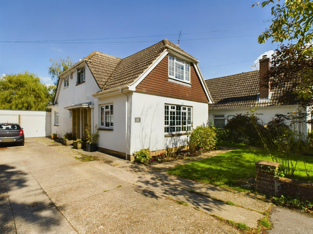 4 bedroom detached house for sale in Hazeldean Drive, Rowland's Castle, PO9