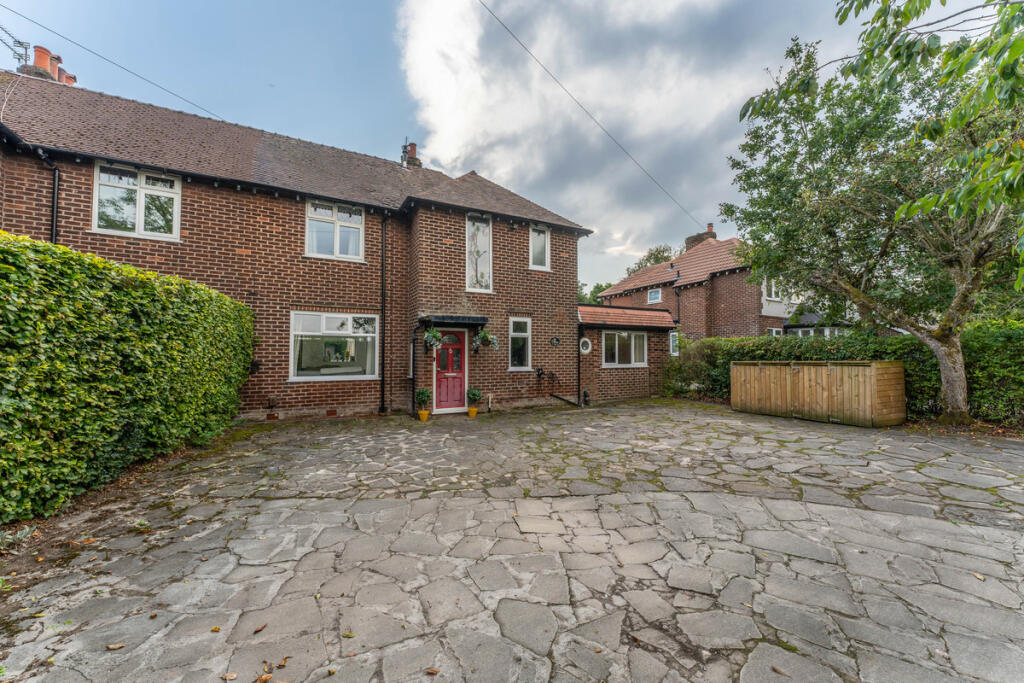 4 bedroom semi-detached house for sale in Chester Road, Poynton, SK12