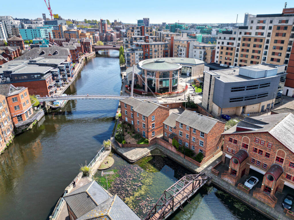 1 bedroom apartment for sale in Navigation Walk, Leeds, LS10