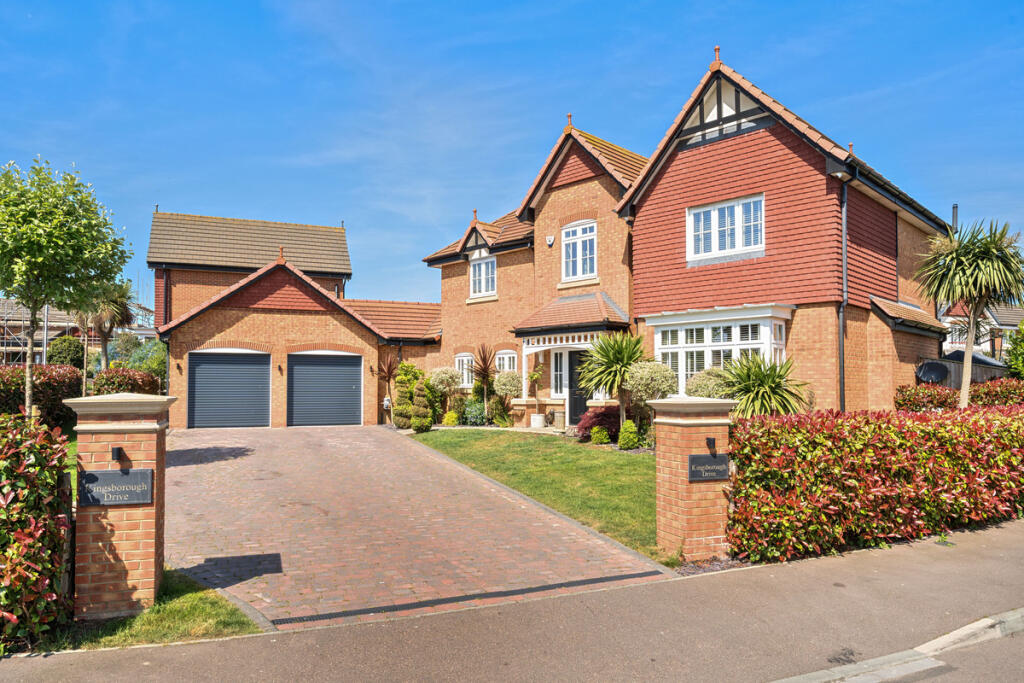 4 bedroom detached house for sale in Kingsborough Drive, Sheerness, ME12