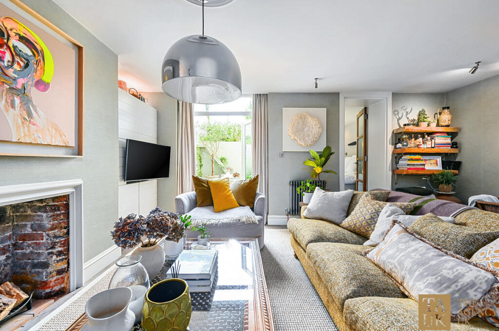 2 bedroom apartment for sale in Eaton Court, Brighton, BN2