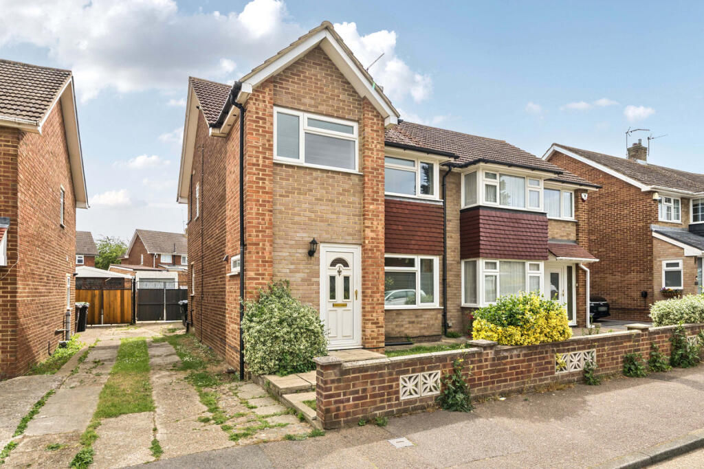 3 bedroom semi-detached house for sale in Windhover Way, Gravesend, DA12