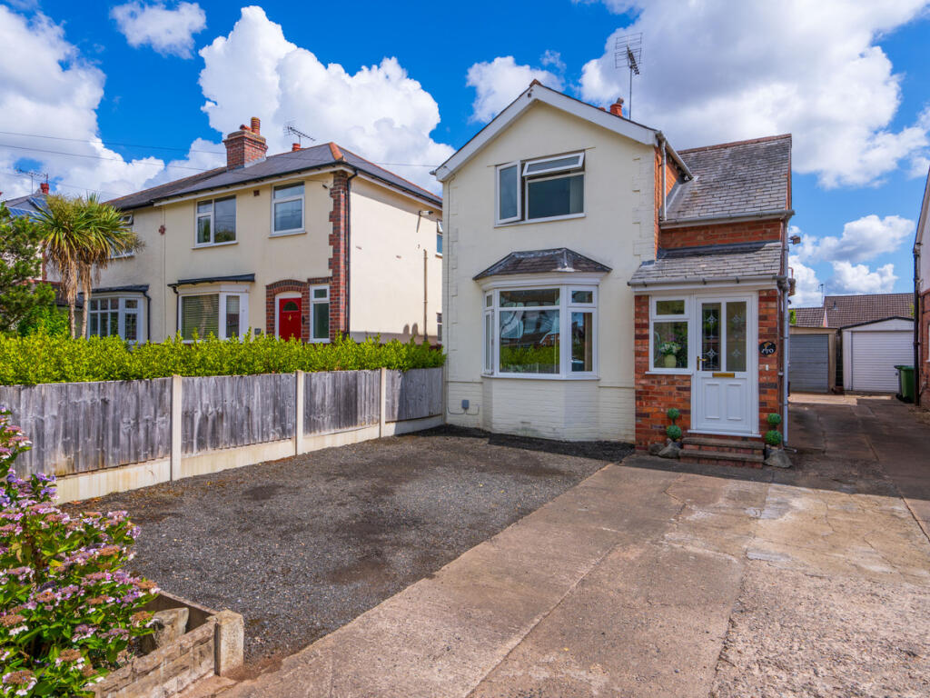 2 bedroom detached house for sale in Marlpool Lane, Kidderminster, DY11