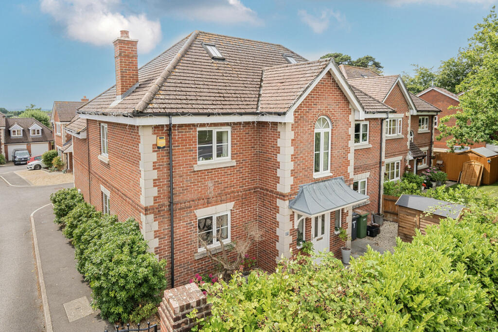 5 bedroom detached house for sale in Millers View, Southampton, SO31