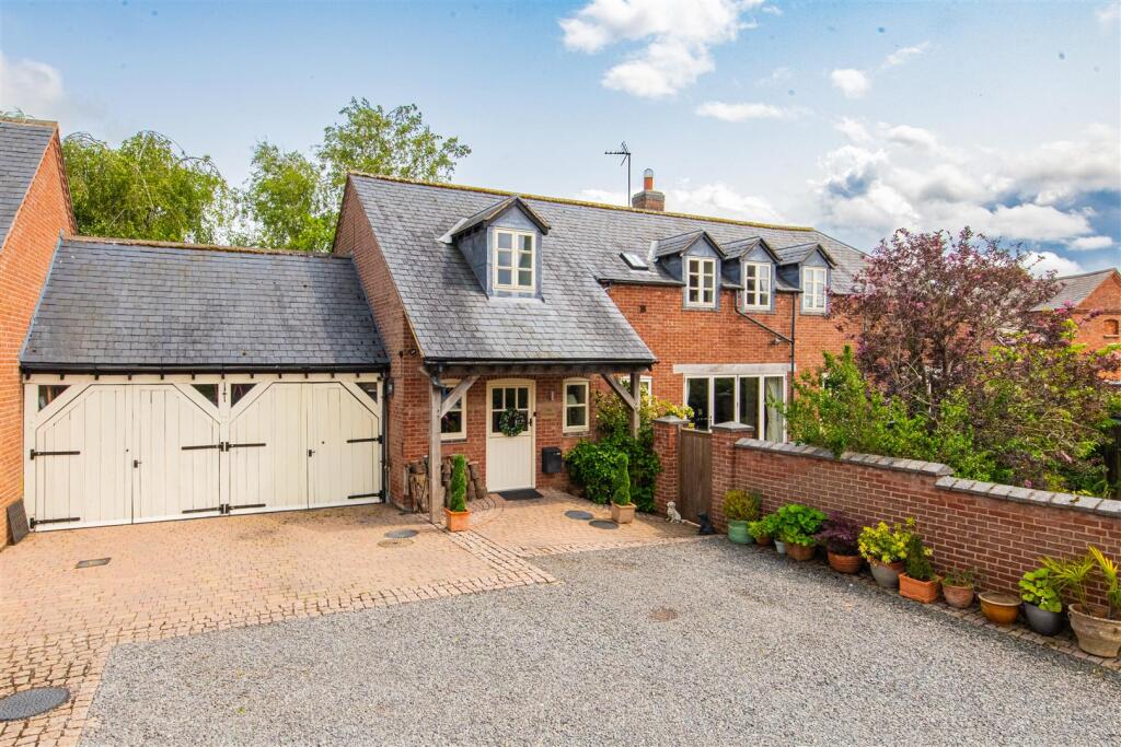 3 bedroom link detached house for sale in Coombes Yard, Sibbertoft ...