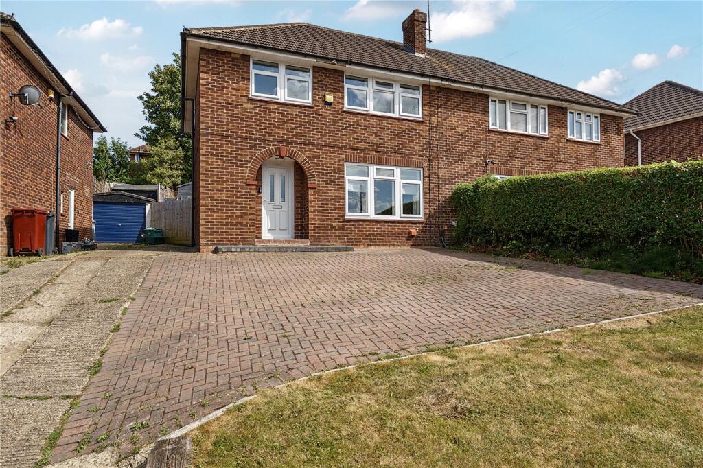 3 bedroom semi-detached house for sale in Whitley Wood Road, Reading, RG2