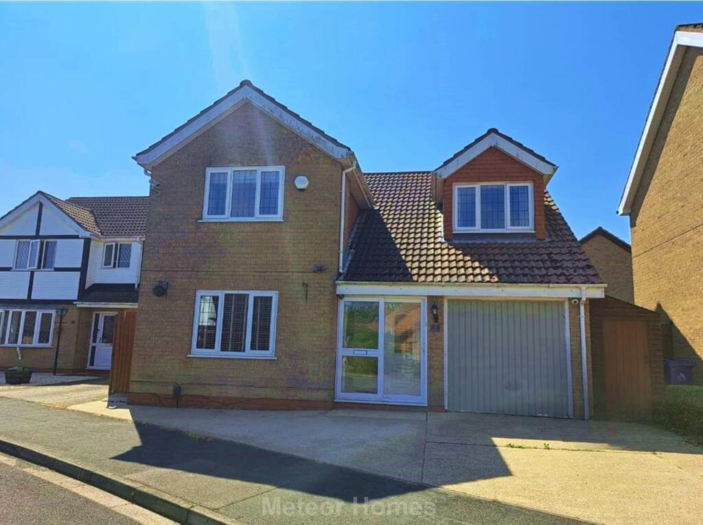 4 bedroom detached house for sale in Wheatfield Drive, Waltham, DN37