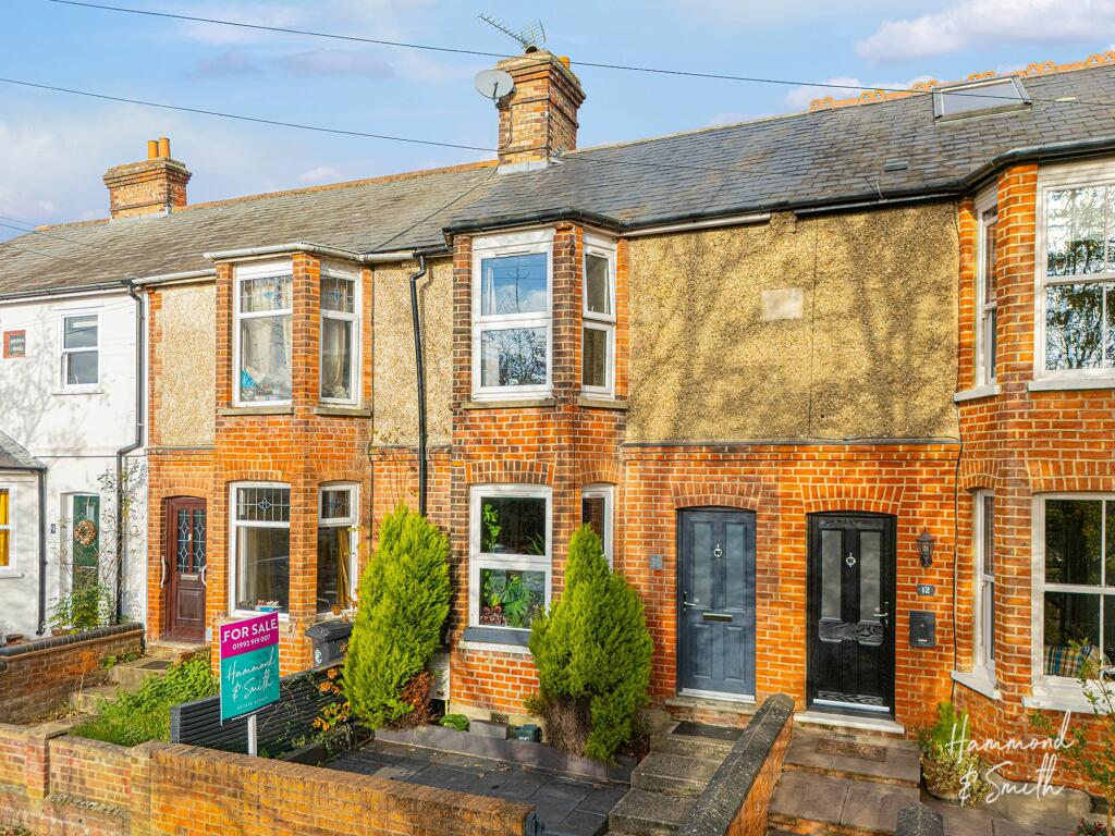 2 bedroom terraced house for sale in Brook Road, Epping, CM16