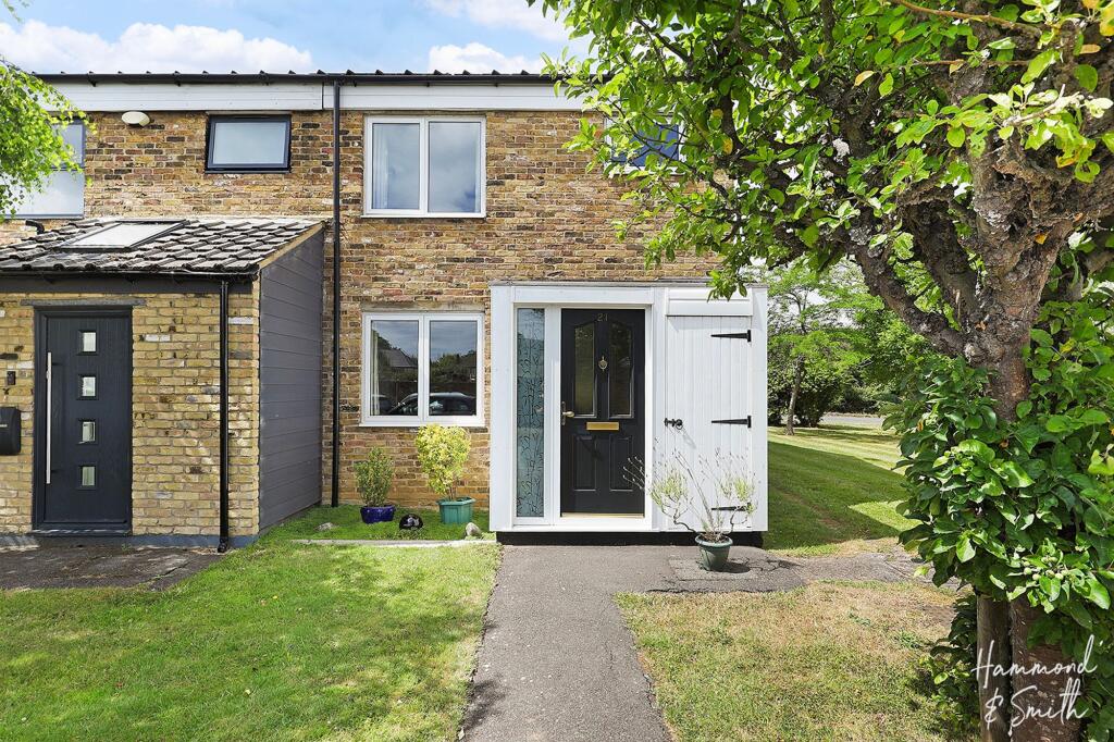 3 bedroom end of terrace house for sale in Highfield Green, Epping, CM16