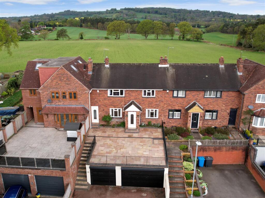 3 bedroom terraced house for sale in Edge View Walk, Kinver ...