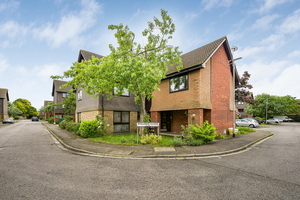 1 Bedroom Apartment For Sale In Ryeland Close West Drayton Ub7