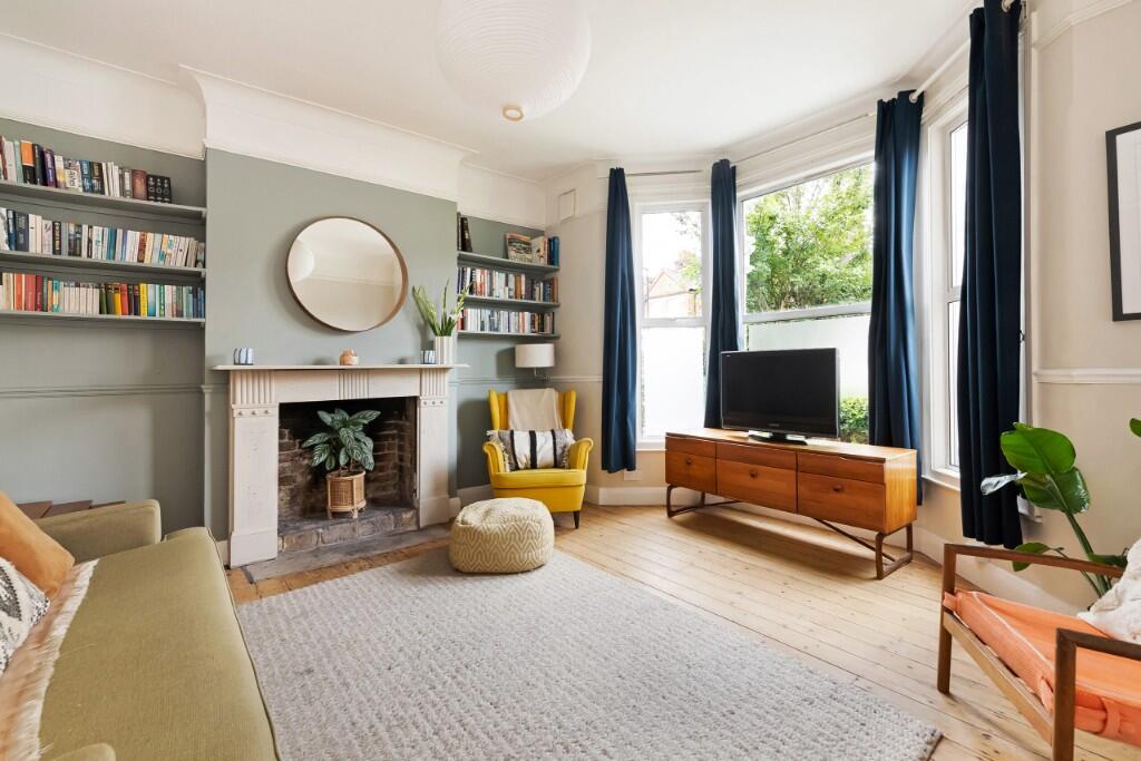 4 bedroom terraced house for sale in Muirkirk Road, London, SE6